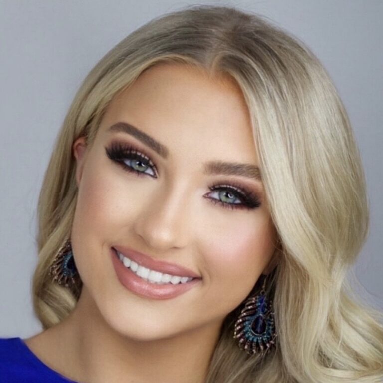 Spotlight: Kamryn Hollowell, Miss Statesville’s Teen 2024 | Miss North ...